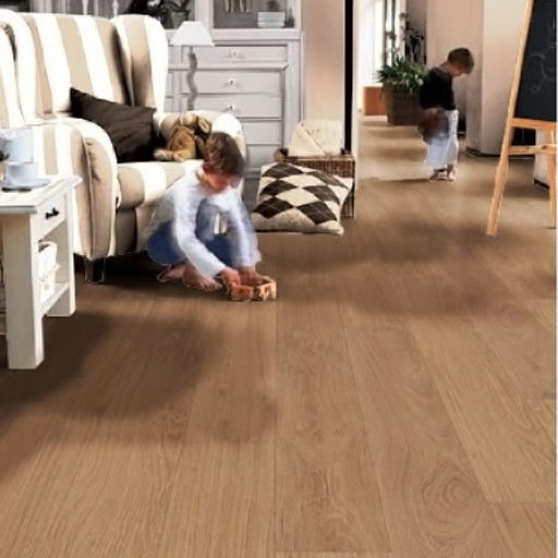 Quickstep Classic Natural Varnished Oak Laminate Flooring 7 Mm